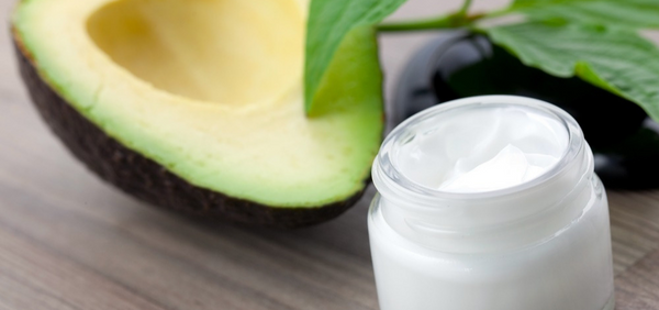 Crema nutritiva facial de aceite de palta – Clara Valenzuela